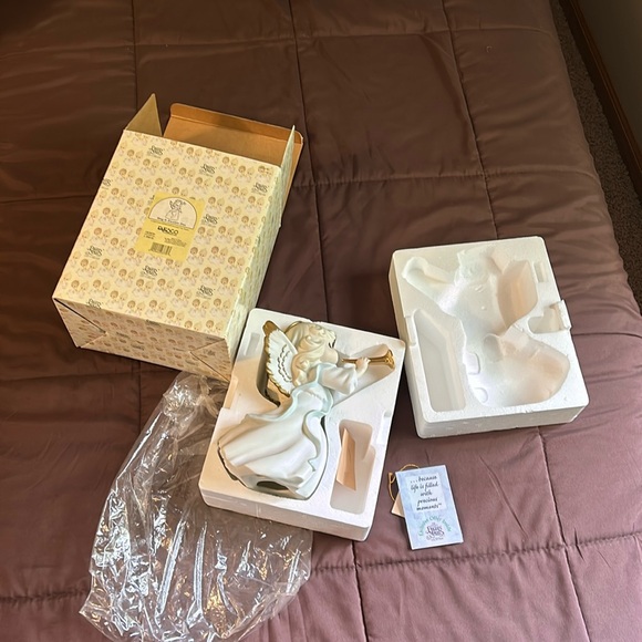 Precious Moments | Art | Vintage Precious Moments Porcelain Figurine ...